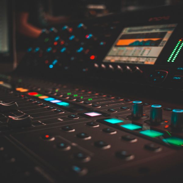 Lessons - Hendrix Studios